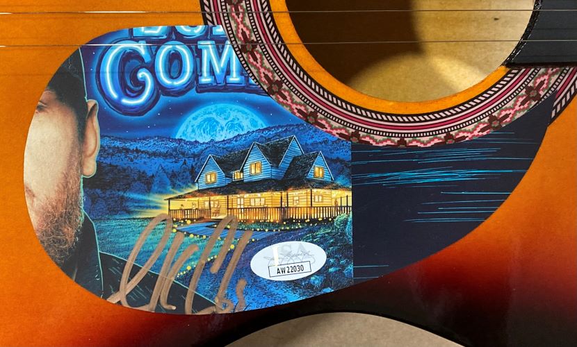 Luke Combs Signed 38" Acoustic Guitar JSA Hologram – Sports Integrity